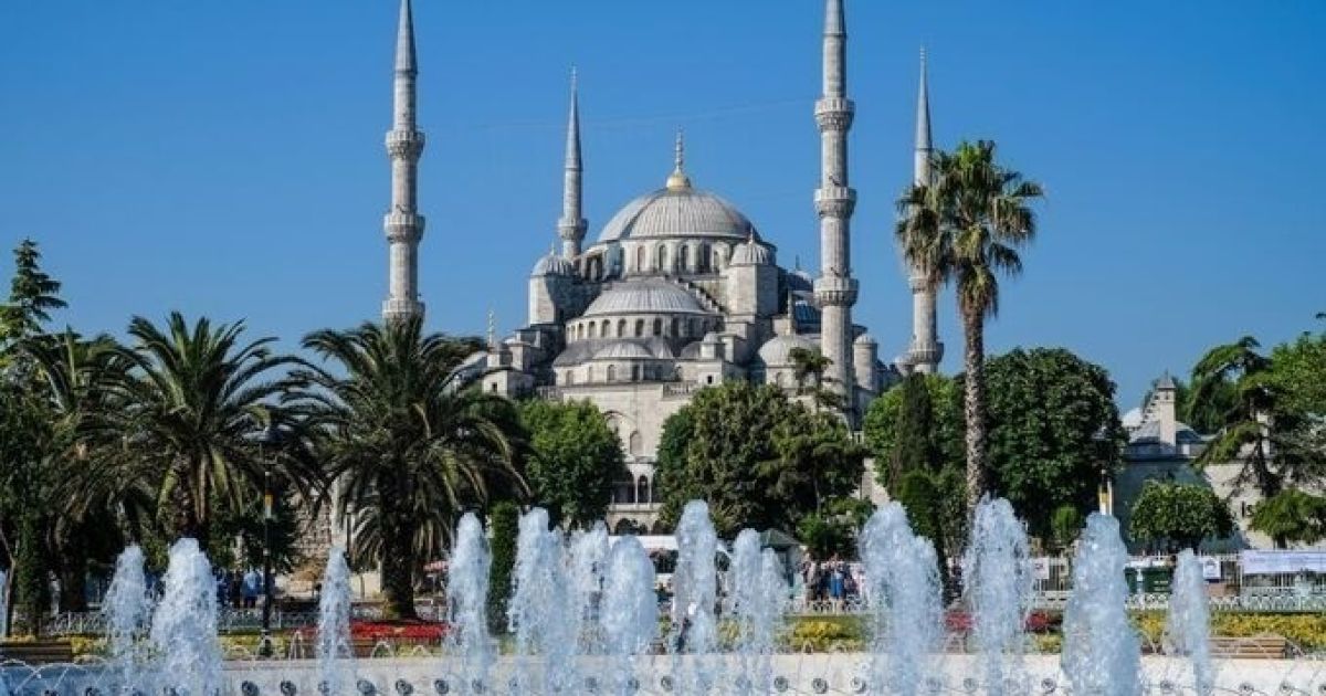 Istanbul’s Blue Mosque: A Must-See | Magnificent Travel