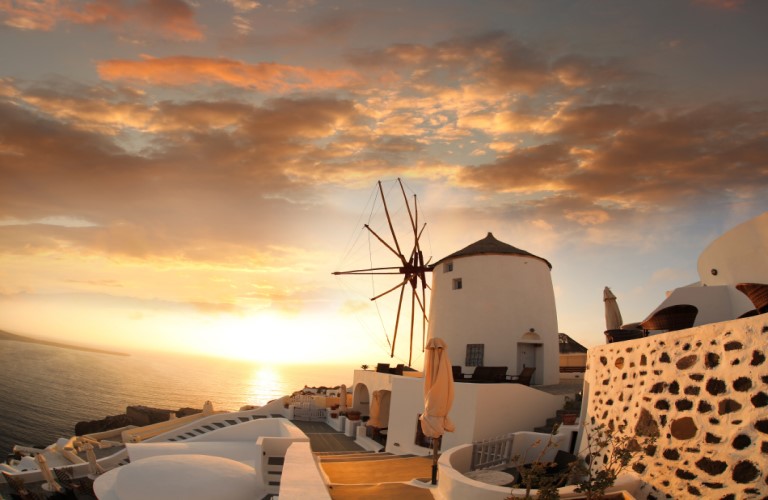 Santorini Weather in April: A Detailed Guide for Travelers ...
